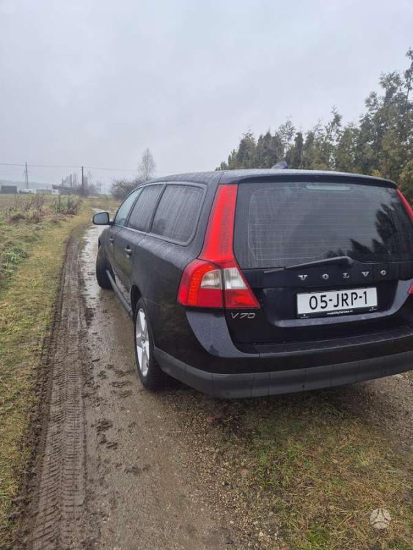Zils Volvo V70 2009 Alīta, ar dzinēja tilpumu 2.00 L un nobraukumu 278 tūkst. km par 3800 €, foto 6 vietnē AUTOMOTO.COM.LV