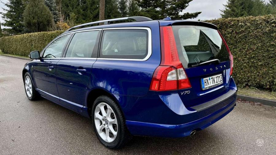 Blue Volvo V70 2009 in Raseiniai, with an engine capacity of 2.40 L and mileage of 329 thousand km for 5900 €, photo 6 on AUTOMOTO.COM.LV