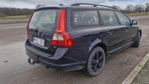 Blue Volvo V70 2009 in Kaunas, with an engine capacity of 2.40 L and mileage of 283 thousand km for 2929 €, photo 4 on AUTOMOTO.COM.LV
