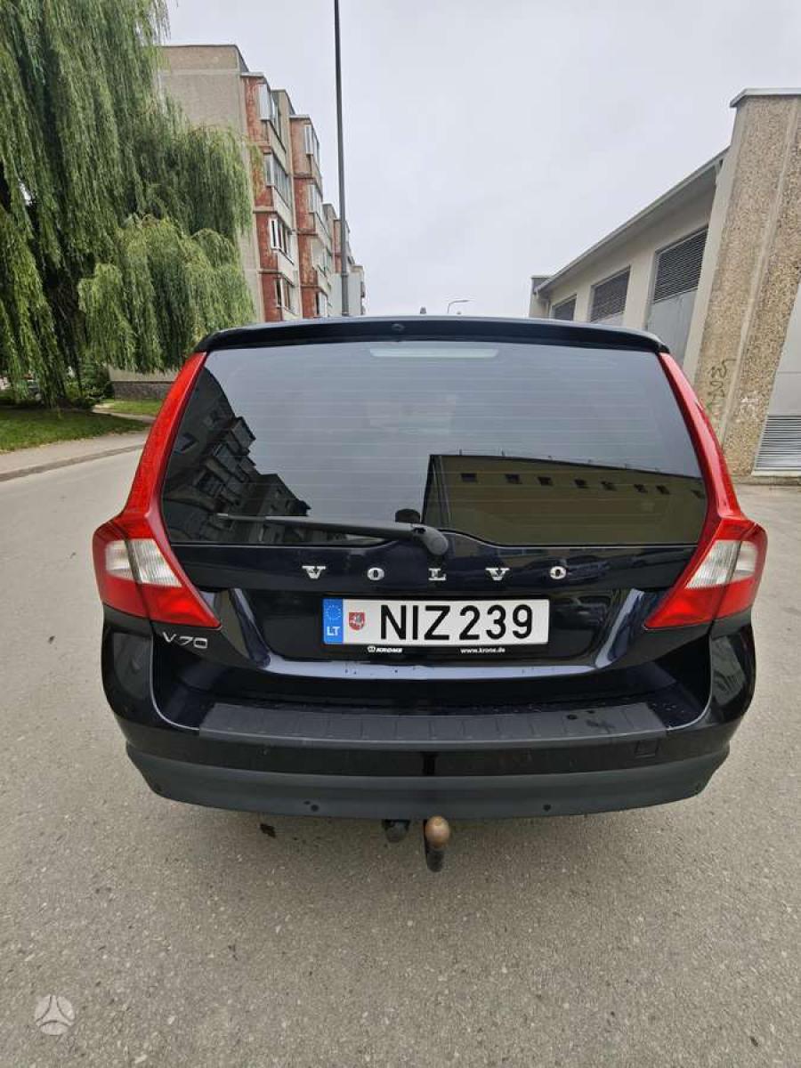 Blue Volvo V70 2009 in Kaunas, with an engine capacity of 2.00 L and mileage of 310 thousand km for 2700 €, photo 2 on AUTOMOTO.COM.LV