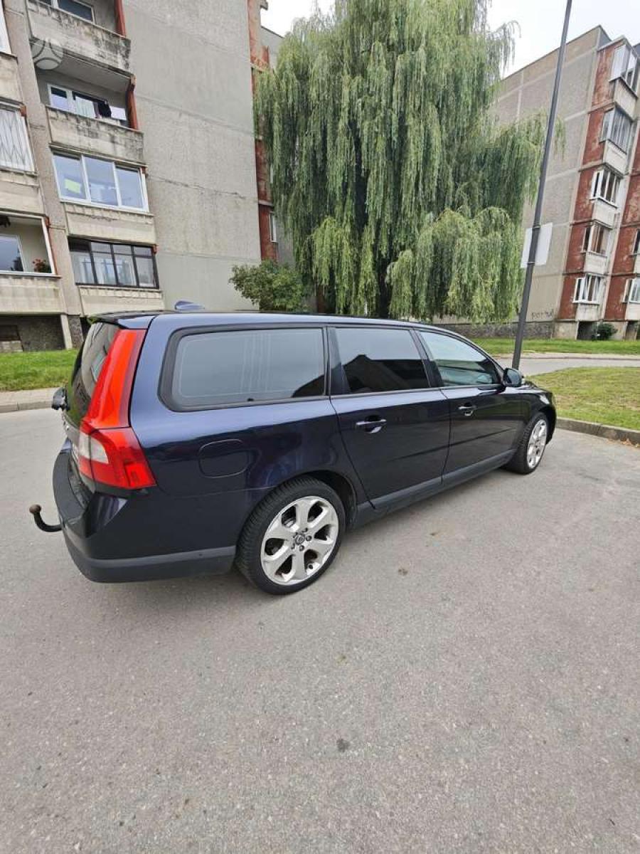 Blue Volvo V70 2009 in Kaunas, with an engine capacity of 2.00 L and mileage of 310 thousand km for 2700 €, photo 3 on AUTOMOTO.COM.LV