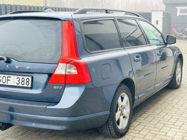 Blue Volvo V70 2009 in Siauliai, with an engine capacity of 2.00 L and mileage of 364 thousand km for 3750 €, photo 8 on AUTOMOTO.COM.LV