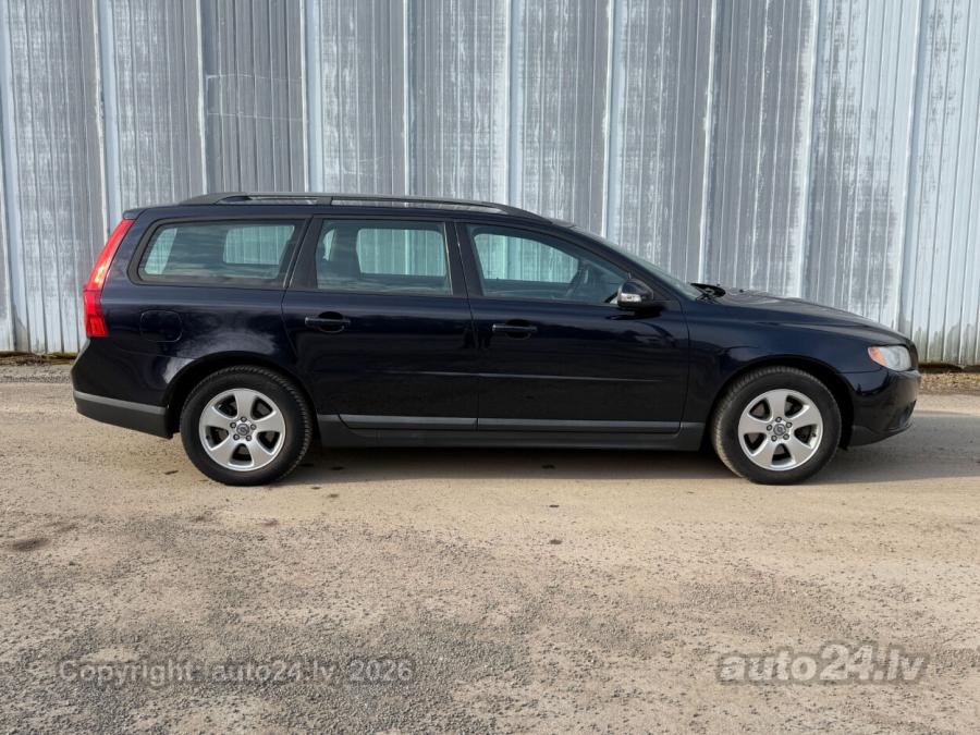 Blue Volvo V70 2009 in Paide, with an engine capacity of 2.00 L and mileage of 304 thousand km for 4990 €, photo 6 on AUTOMOTO.COM.LV