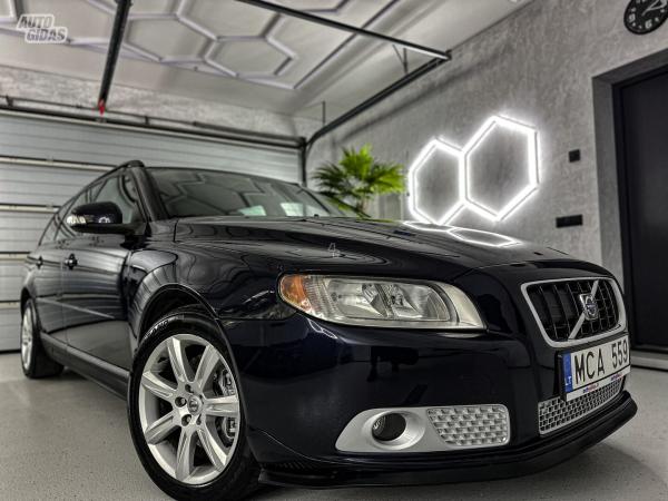 Blue Volvo V70 2009 in Kaunas, with an engine capacity of 2.40 L and mileage of 334 thousand km for 3950 €, photo 1 on AUTOMOTO.COM.LV