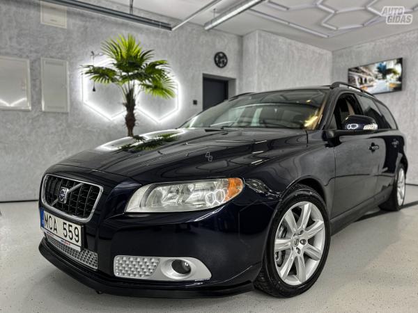 Blue Volvo V70 2009 in Kaunas, with an engine capacity of 2.40 L and mileage of 334 thousand km for 3950 €, photo 2 on AUTOMOTO.COM.LV
