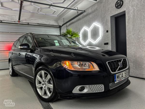 Blue Volvo V70 2009 in Kaunas, with an engine capacity of 2.40 L and mileage of 334 thousand km for 3950 €, photo 8 on AUTOMOTO.COM.LV