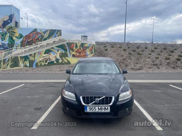 Blue Volvo V70 2009 in Haapsalu, with an engine capacity of 2.40 L and mileage of 366 thousand km for 3500 €, photo 2 on AUTOMOTO.COM.LV