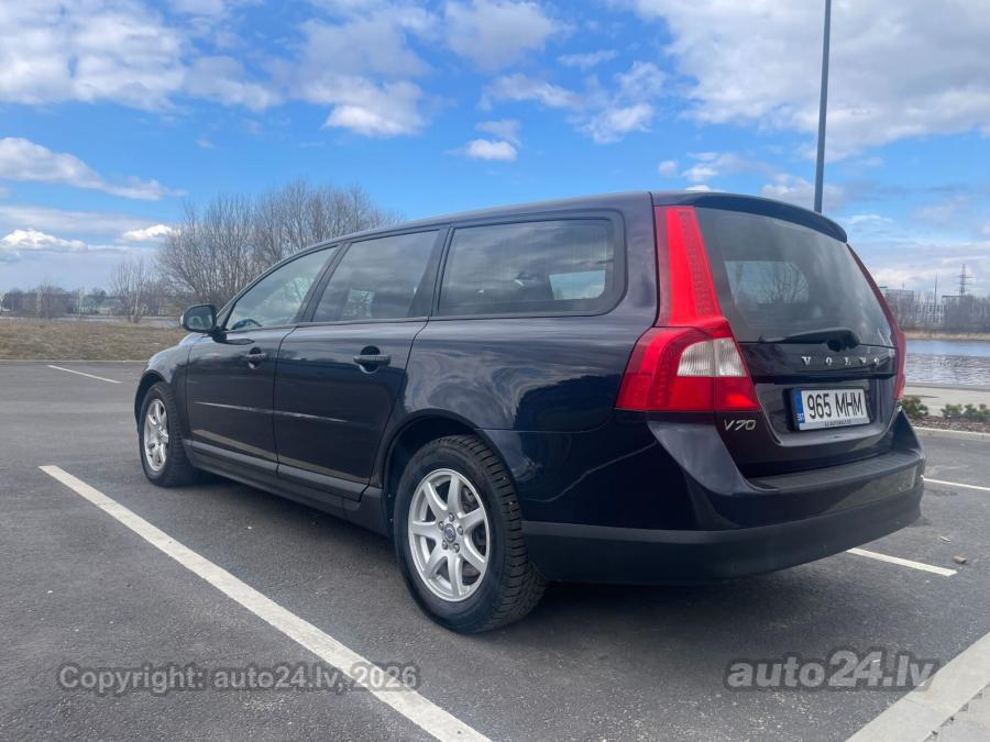 Zils Volvo V70 2009 Hāpsalu, ar dzinēja tilpumu 2.40 L un nobraukumu 366 tūkst. km par 3500 €, foto 8 vietnē AUTOMOTO.COM.LV