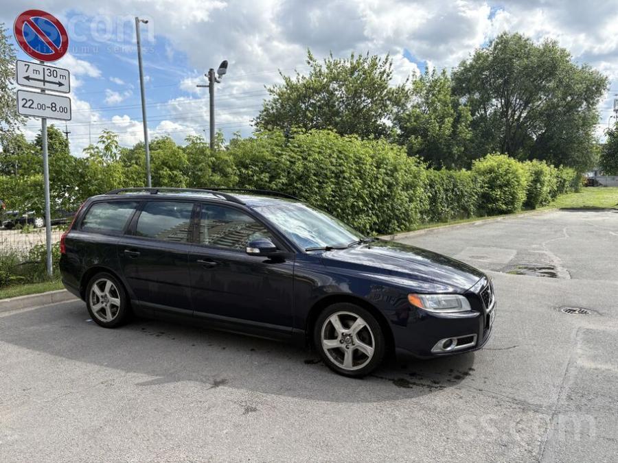 Zils Volvo V70 2009 Rīga, ar dzinēja tilpumu 2.40 L un nobraukumu 280 tūkst. km par 3500 €, foto 1 vietnē AUTOMOTO.COM.LV