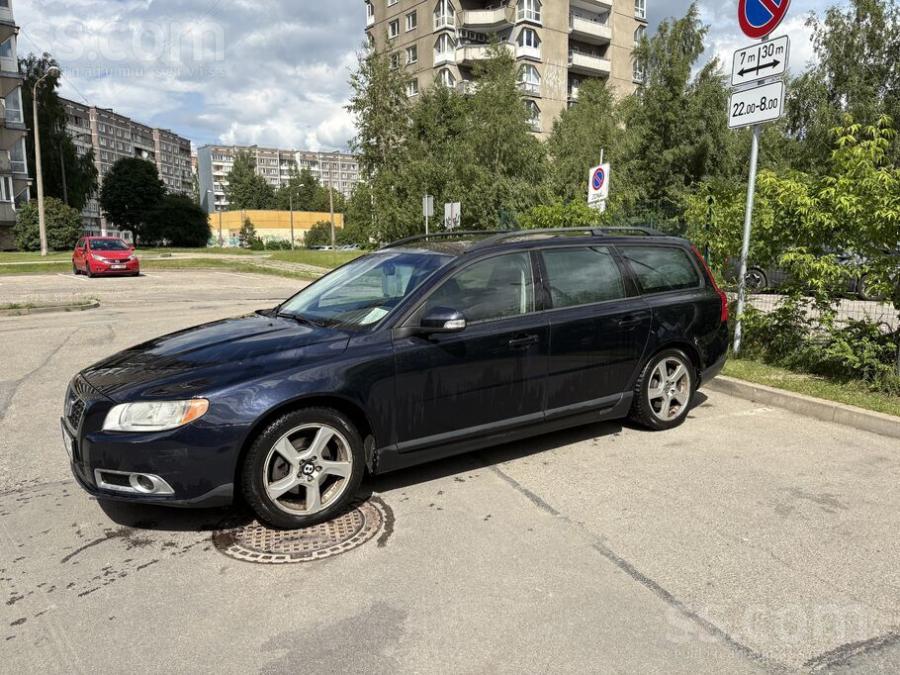 Zils Volvo V70 2009 Rīga, ar dzinēja tilpumu 2.40 L un nobraukumu 280 tūkst. km par 3500 €, foto 4 vietnē AUTOMOTO.COM.LV