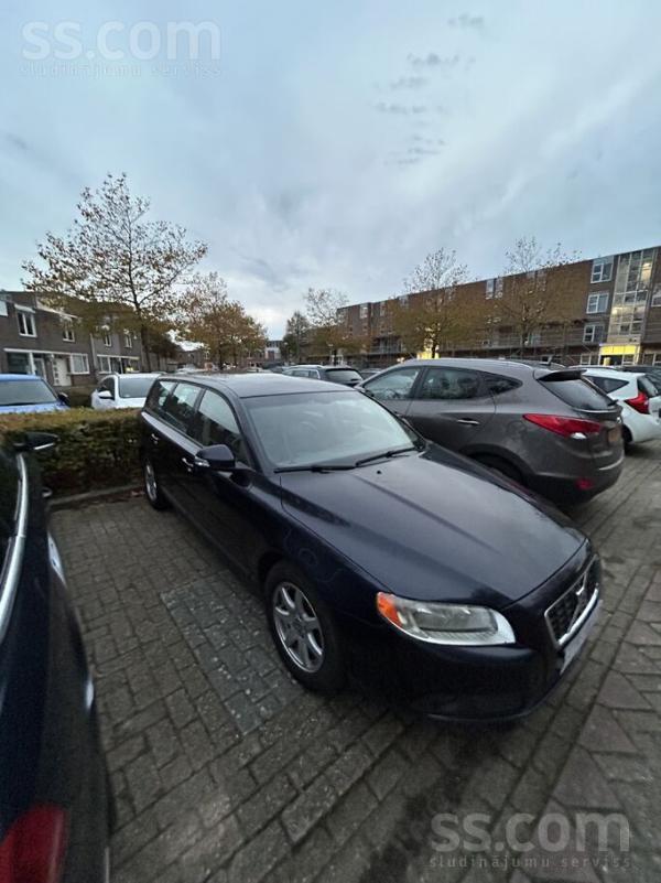 Zils Volvo V70 2009 Rīga, ar dzinēja tilpumu 2.00 L un nobraukumu 419 tūkst. km par 3600 €, foto 1 vietnē AUTOMOTO.COM.LV