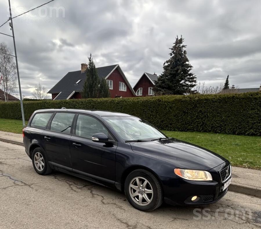 Zils Volvo V70 2009 Rīga, ar dzinēja tilpumu 2.00 L un nobraukumu 419 tūkst. km par 3600 €, foto 3 vietnē AUTOMOTO.COM.LV