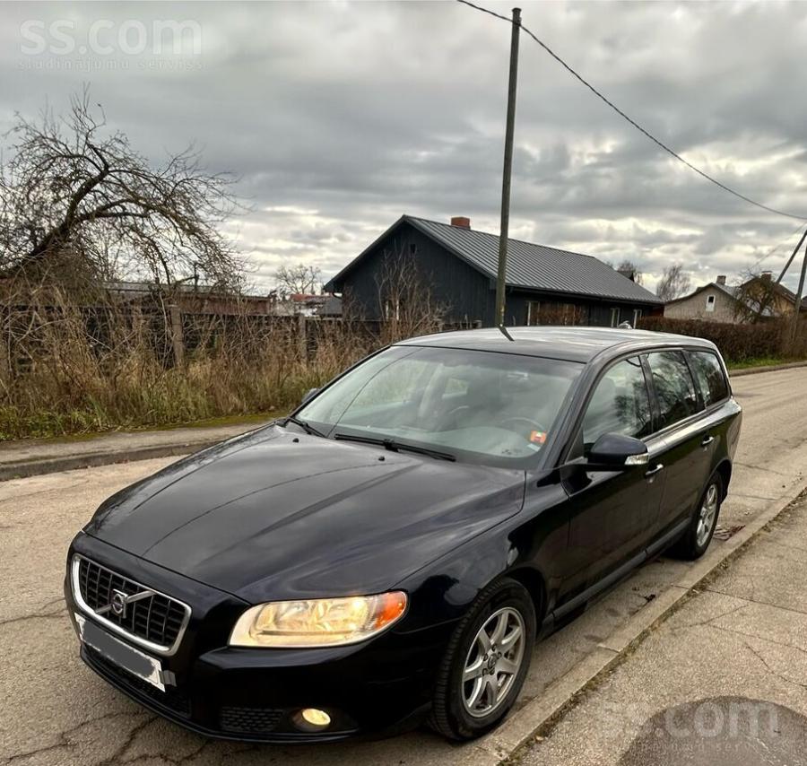 Zils Volvo V70 2009 Rīga, ar dzinēja tilpumu 2.00 L un nobraukumu 419 tūkst. km par 3600 €, foto 4 vietnē AUTOMOTO.COM.LV