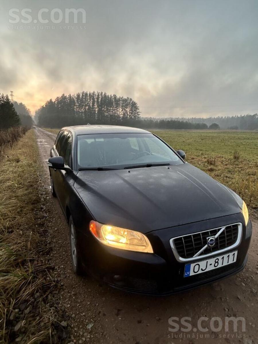Zils Volvo V70 2009 Rīga, ar dzinēja tilpumu 2.00 L un nobraukumu 419 tūkst. km par 3600 €, foto 7 vietnē AUTOMOTO.COM.LV