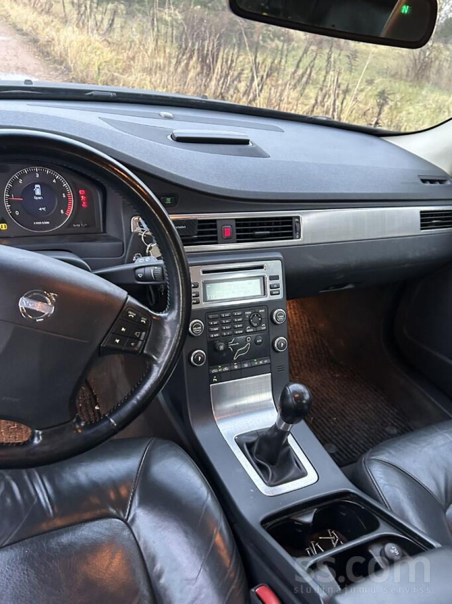 Zils Volvo V70 2009 Rīga, ar dzinēja tilpumu 2.00 L un nobraukumu 419 tūkst. km par 3600 €, foto 9 vietnē AUTOMOTO.COM.LV