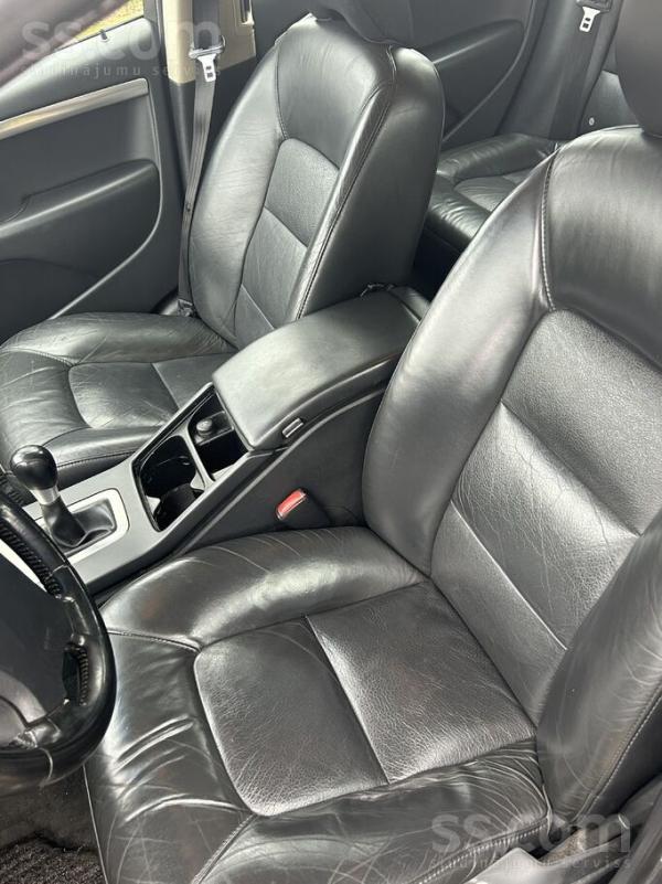 Zils Volvo V70 2009 Rīga, ar dzinēja tilpumu 2.00 L un nobraukumu 419 tūkst. km par 3600 €, foto 9 vietnē AUTOMOTO.COM.LV
