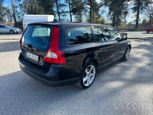 Blue Volvo V70 2009 in Riga, with an engine capacity of 2.40 L and mileage of 273 thousand km for 3750 €, photo 3 on AUTOMOTO.COM.LV
