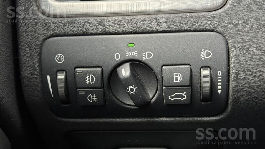 Zils Volvo V70 2009 Rīga, ar dzinēja tilpumu 2.40 L un nobraukumu 0 tūkst. km par 2150 €, foto 14 vietnē AUTOMOTO.COM.LV