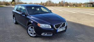 Blue Volvo V70 2009 in Riga, with an engine capacity of 2.40 L and mileage of 327 thousand km for 3900 €, photo  on AUTOMOTO.COM.LV