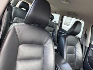 Blue Volvo V70 2009 in Riga, with an engine capacity of 2.40 L and mileage of 326 thousand km for 5150 €, photo 3 on AUTOMOTO.COM.LV