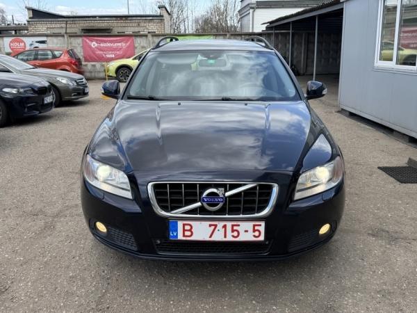 Blue Volvo V70 2009 in Riga, with an engine capacity of 2.40 L and mileage of 326 thousand km for 5150 €, photo 5 on AUTOMOTO.COM.LV