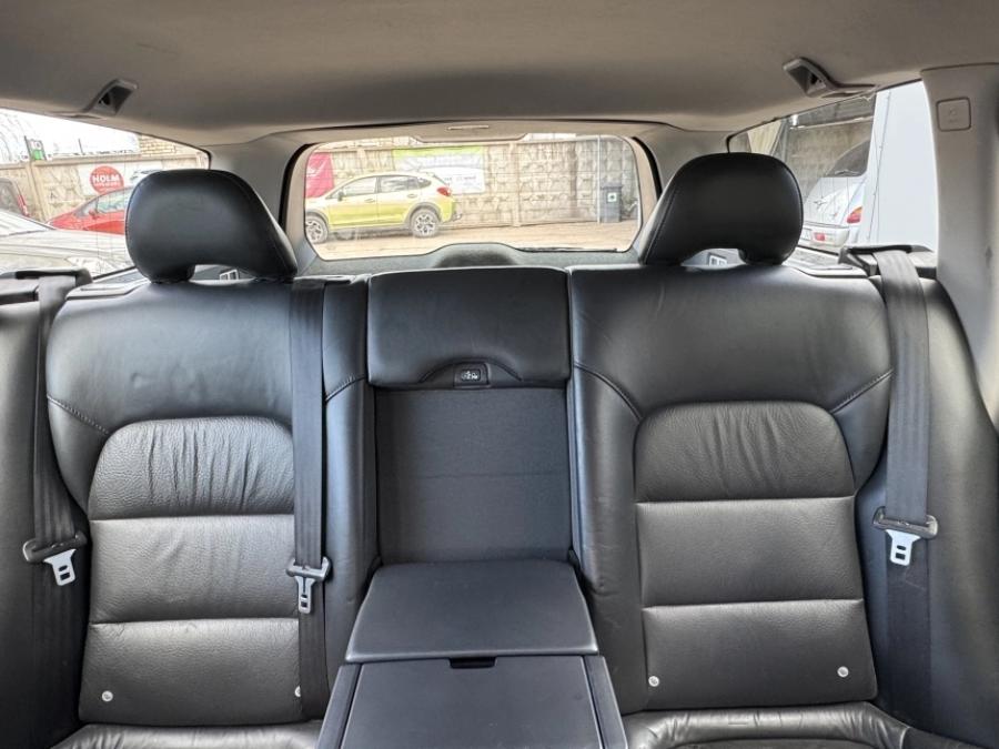 Blue Volvo V70 2009 in Riga, with an engine capacity of 2.40 L and mileage of 326 thousand km for 5150 €, photo 8 on AUTOMOTO.COM.LV