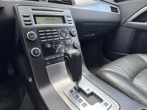 Blue Volvo V70 2009 in Riga, with an engine capacity of 2.40 L and mileage of 326 thousand km for 5150 €, photo 9 on AUTOMOTO.COM.LV