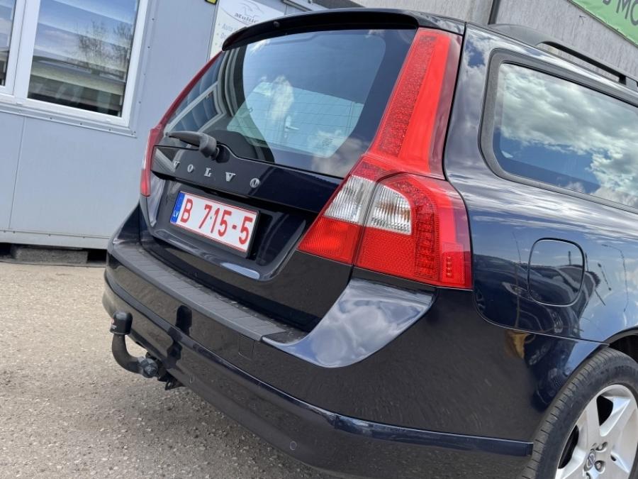 Blue Volvo V70 2009 in Riga, with an engine capacity of 2.40 L and mileage of 326 thousand km for 5150 €, photo 23 on AUTOMOTO.COM.LV