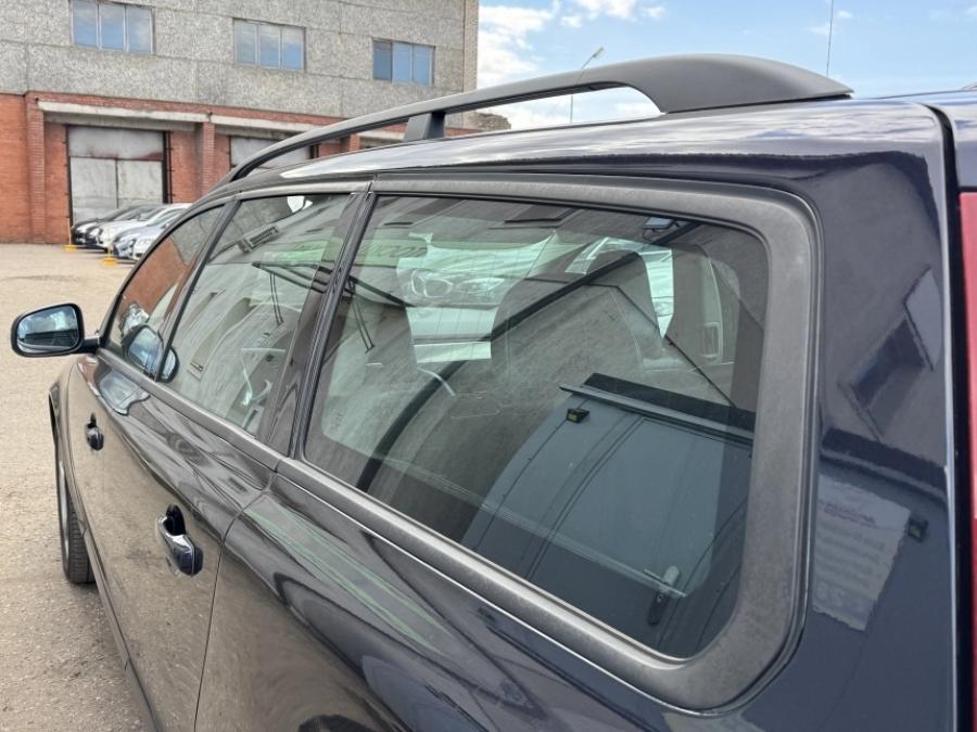 Blue Volvo V70 2009 in Riga, with an engine capacity of 2.40 L and mileage of 326 thousand km for 5150 €, photo 24 on AUTOMOTO.COM.LV