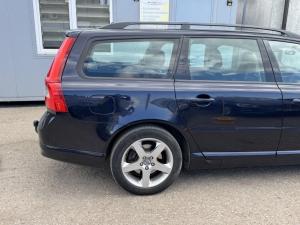 Blue Volvo V70 2009 in Riga, with an engine capacity of 2.40 L and mileage of 326 thousand km for 5150 €, photo 25 on AUTOMOTO.COM.LV