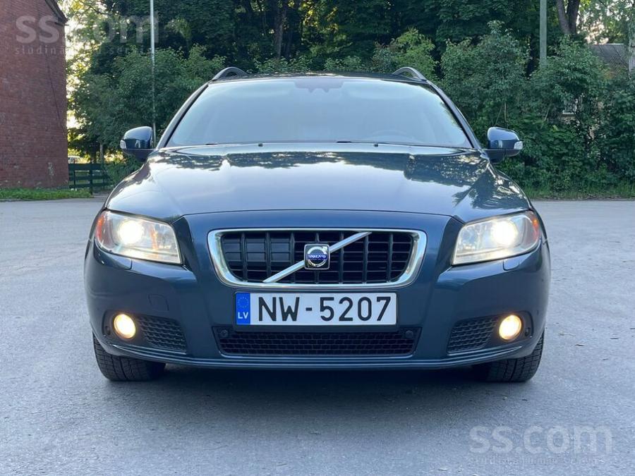 Синий Вольво В70 2009 в Рига, объемом двигателя 2.40 л и пробегом 0 тыс. км за 4500 €, фото 9 на AUTOMOTO.COM.LV