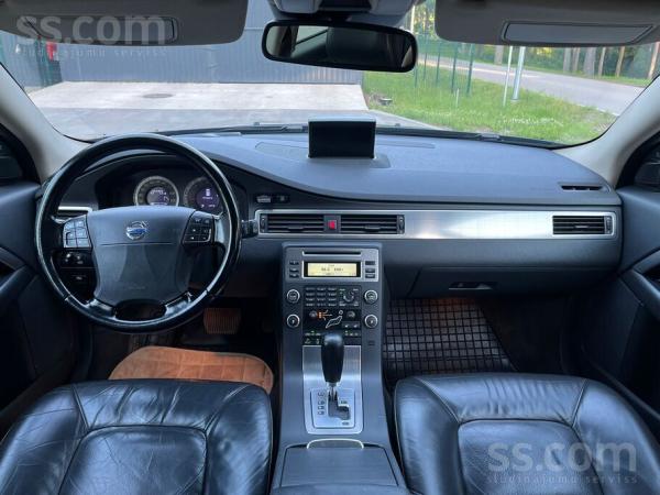 Blue Volvo V70 2009 in Riga, with an engine capacity of 2.40 L and mileage of 0 thousand km for 4500 €, photo 10 on AUTOMOTO.COM.LV