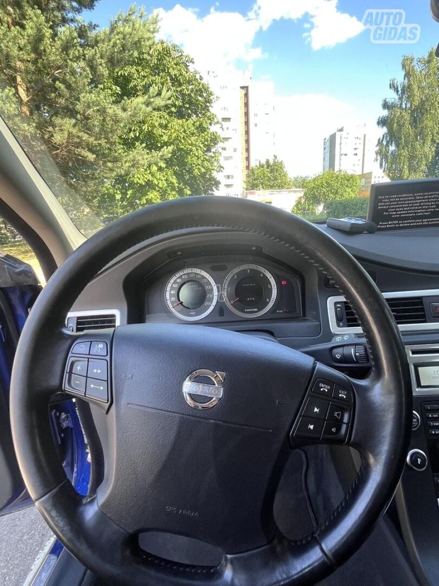 Zils Volvo V70 2009 Panevēža, ar dzinēja tilpumu 2.40 L un nobraukumu 315 tūkst. km par 5300 €, foto 15 vietnē AUTOMOTO.COM.LV