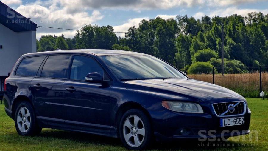 Blue Volvo V70 2009 in Riga, with an engine capacity of 2.40 L and mileage of 388 thousand km for 2900 €, photo 1 on AUTOMOTO.COM.LV