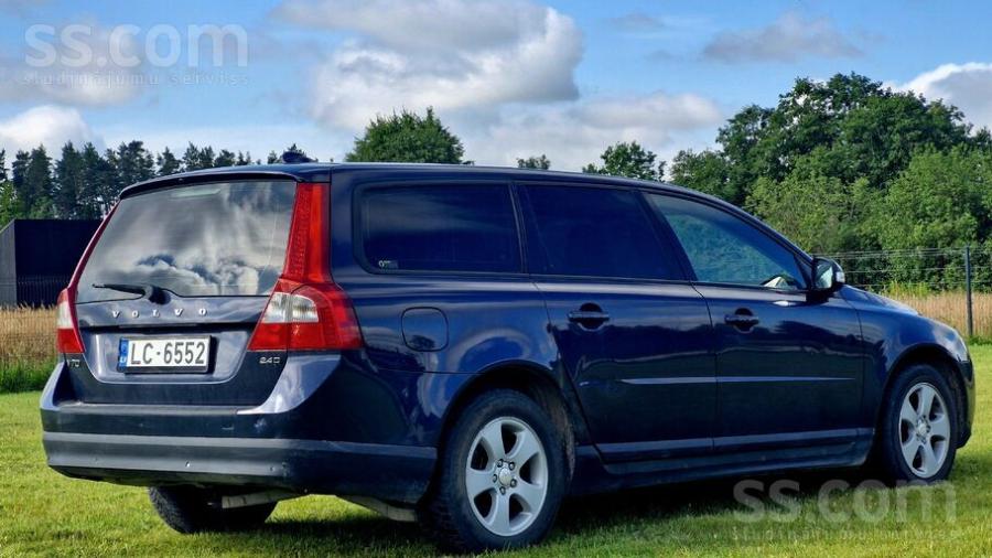 Blue Volvo V70 2009 in Riga, with an engine capacity of 2.40 L and mileage of 388 thousand km for 2900 €, photo 3 on AUTOMOTO.COM.LV