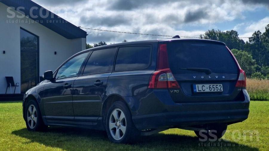 Blue Volvo V70 2009 in Riga, with an engine capacity of 2.40 L and mileage of 388 thousand km for 2900 €, photo 4 on AUTOMOTO.COM.LV