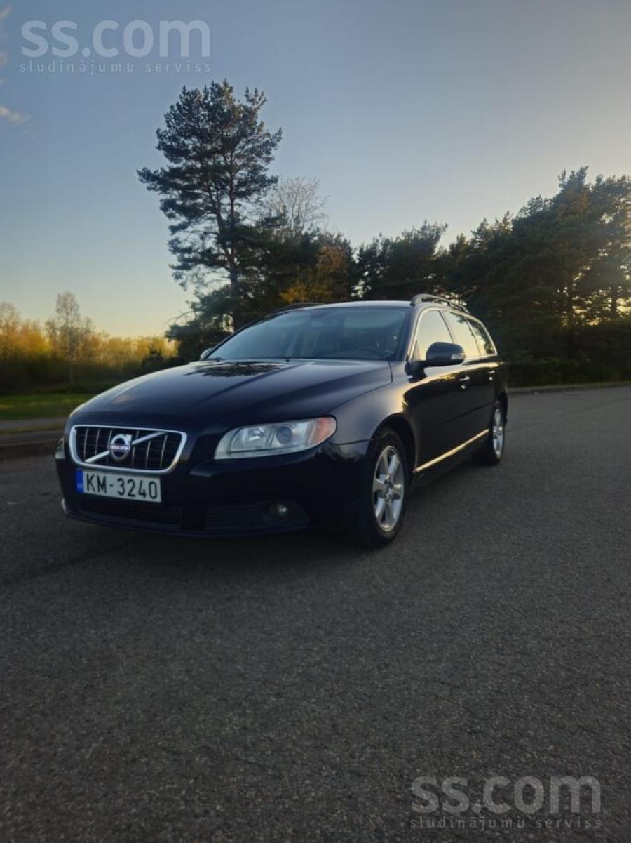 Zils Volvo V70 2009 Ventspils, ar dzinēja tilpumu 2.40 L un nobraukumu 382 tūkst. km par 3000 €, foto 1 vietnē AUTOMOTO.COM.LV