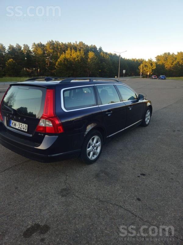 Blue Volvo V70 2009 in Ventspils, with an engine capacity of 2.40 L and mileage of 382 thousand km for 3000 €, photo 4 on AUTOMOTO.COM.LV