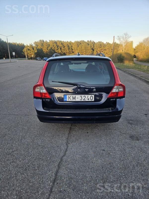 Blue Volvo V70 2009 in Ventspils, with an engine capacity of 2.40 L and mileage of 382 thousand km for 3000 €, photo 6 on AUTOMOTO.COM.LV