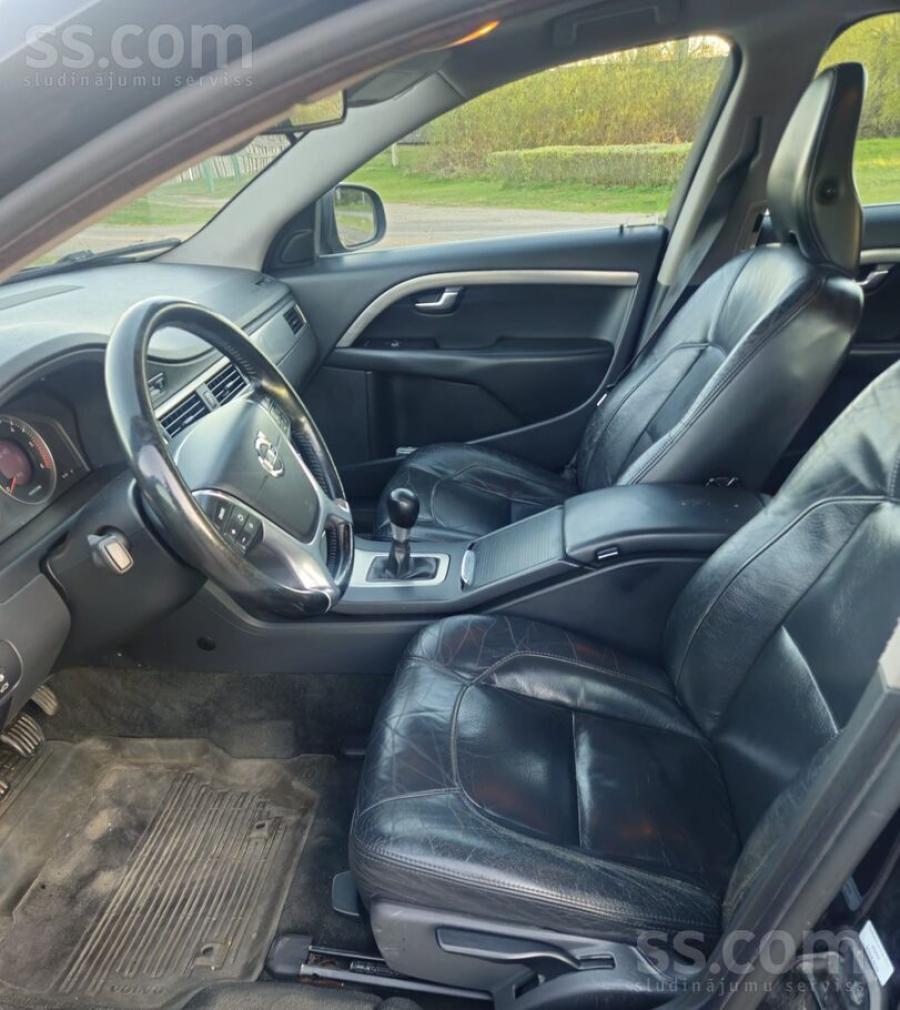 Zils Volvo V70 2009 Ventspils, ar dzinēja tilpumu 2.40 L un nobraukumu 382 tūkst. km par 3000 €, foto 8 vietnē AUTOMOTO.COM.LV