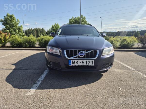 Blue Volvo V70 2009 in Ogre, with an engine capacity of 2.40 L and mileage of 308 thousand km for 3200 €, photo 3 on AUTOMOTO.COM.LV