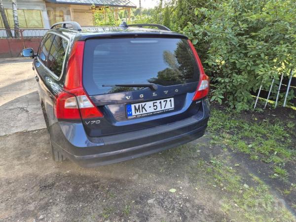Blue Volvo V70 2009 in Ogre, with an engine capacity of 2.40 L and mileage of 308 thousand km for 3200 €, photo 4 on AUTOMOTO.COM.LV