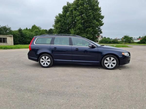 Blue Volvo V70 2009 in Ogre, with an engine capacity of 2.00 L and mileage of 191 thousand km for 5550 €, photo 4 on AUTOMOTO.COM.LV
