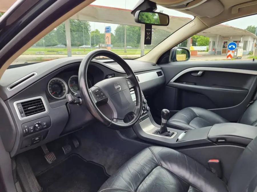 Blue Volvo V70 2009 in Ogre, with an engine capacity of 2.00 L and mileage of 191 thousand km for 5550 €, photo 13 on AUTOMOTO.COM.LV