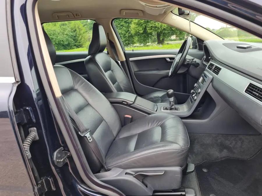 Blue Volvo V70 2009 in Ogre, with an engine capacity of 2.00 L and mileage of 191 thousand km for 5550 €, photo 24 on AUTOMOTO.COM.LV
