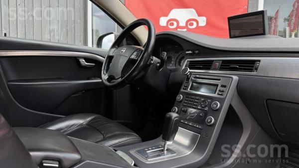 Blue Volvo V70 2009 in Riga, with an engine capacity of 2.40 L and mileage of 390 thousand km for 2450 €, photo 9 on AUTOMOTO.COM.LV