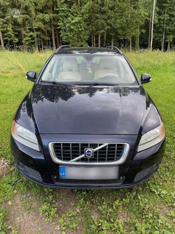Blue Volvo V70 2009 in Vilnius, with an engine capacity of 2.40 L and mileage of 363 thousand km for 3000 €, photo 2 on AUTOMOTO.COM.LV