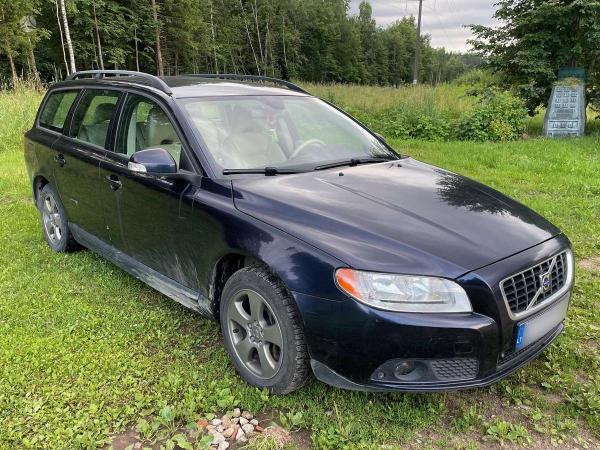 Blue Volvo V70 2009 in Vilnius, with an engine capacity of 2.40 L and mileage of 363 thousand km for 3000 €, photo 3 on AUTOMOTO.COM.LV