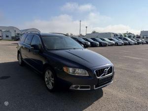 Blue Volvo V70 2009 in Marijampole, with an engine capacity of 2.40 L and mileage of 301 thousand km for 3950 €, photo 4 on AUTOMOTO.COM.LV