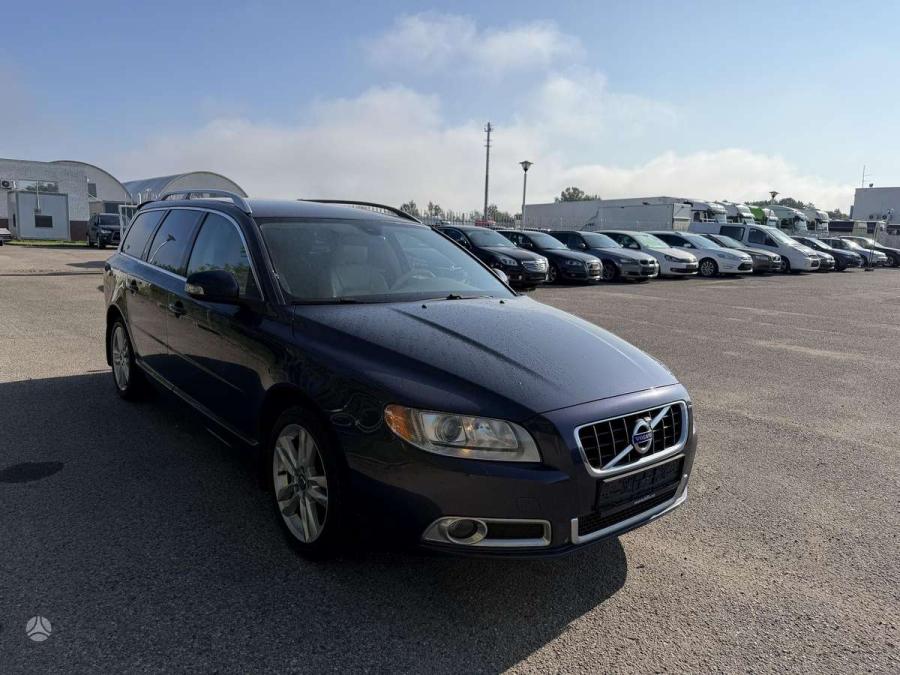 Blue Volvo V70 2009 in Marijampole, with an engine capacity of 2.40 L and mileage of 301 thousand km for 3950 €, photo 5 on AUTOMOTO.COM.LV